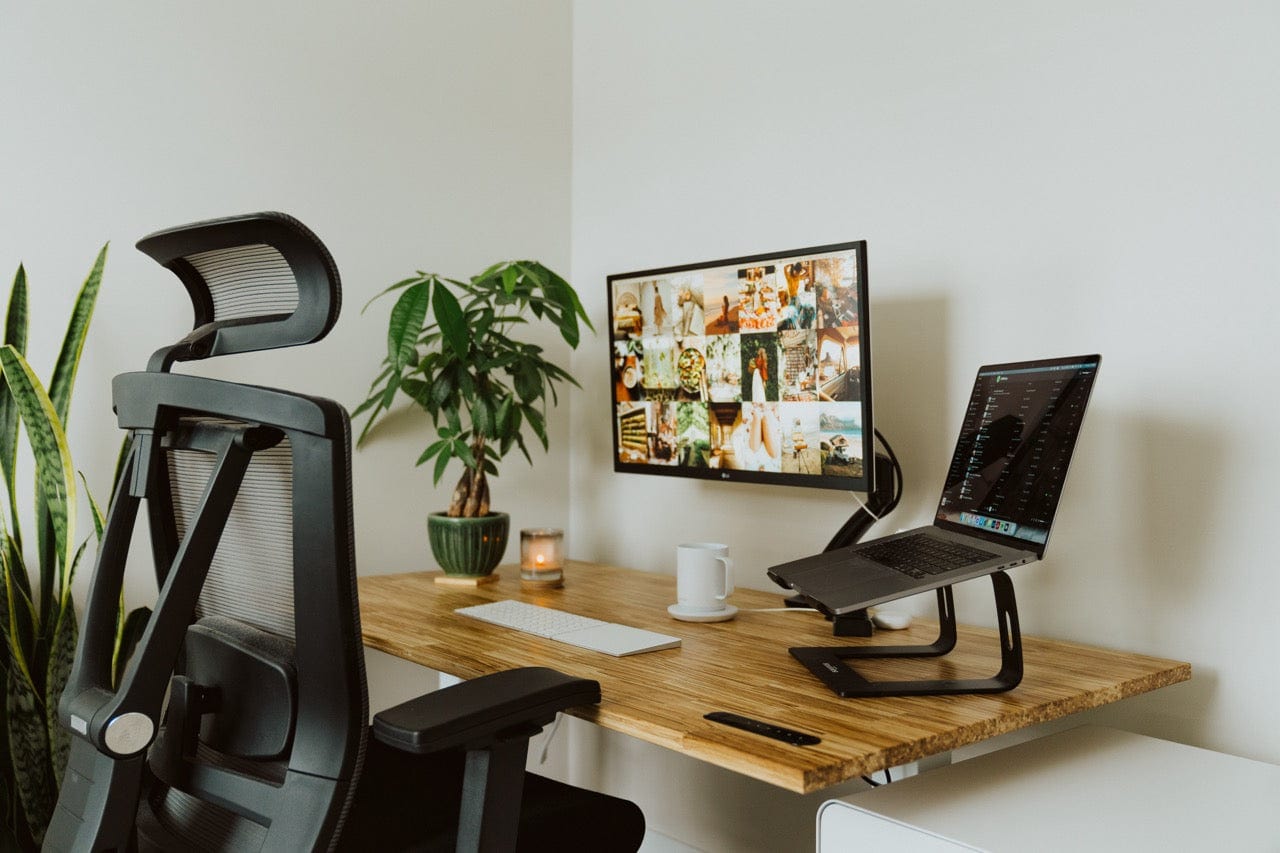 Perfect Ergonomic Workspace for Creatives | EFFYDESK | EFFYDESK